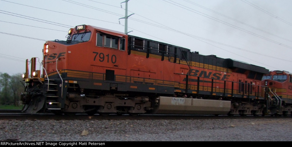 BNSF 7910